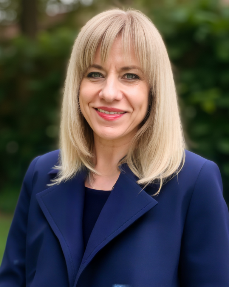 Liza Patoux - Consultants In Business